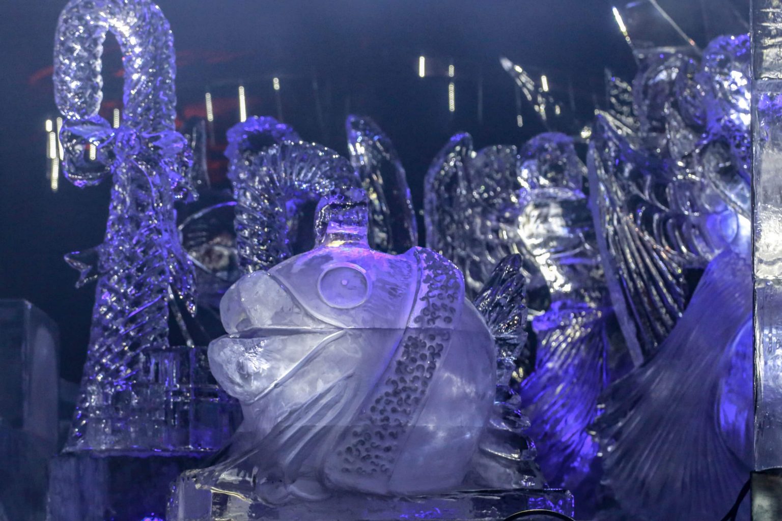 Ice sculptures - intricately carved ice figures fascinate - icecatcher